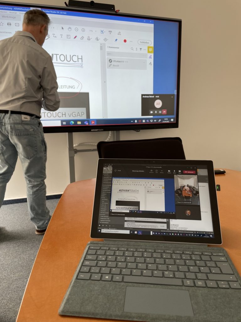 Display interactiv / tabla interactiva Furnissa - ADVANTouch vGAP OS 75 ...